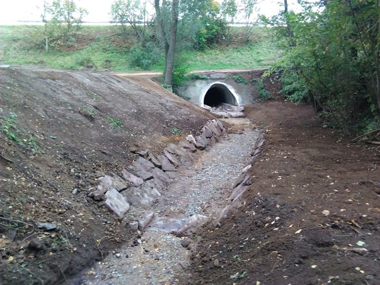 SAINT HIPPOLYTE Renforcement d'une buse métallique sous autoroute A35 ...